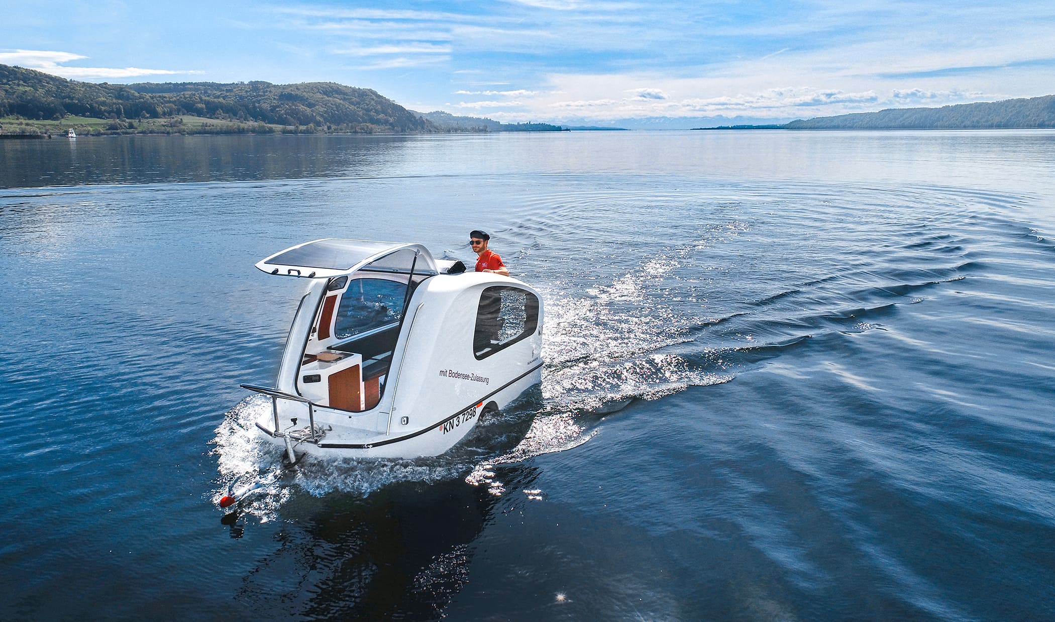 Der Schwimmcaravan Sealander verwandelt Wasserflächen in Campingplätze