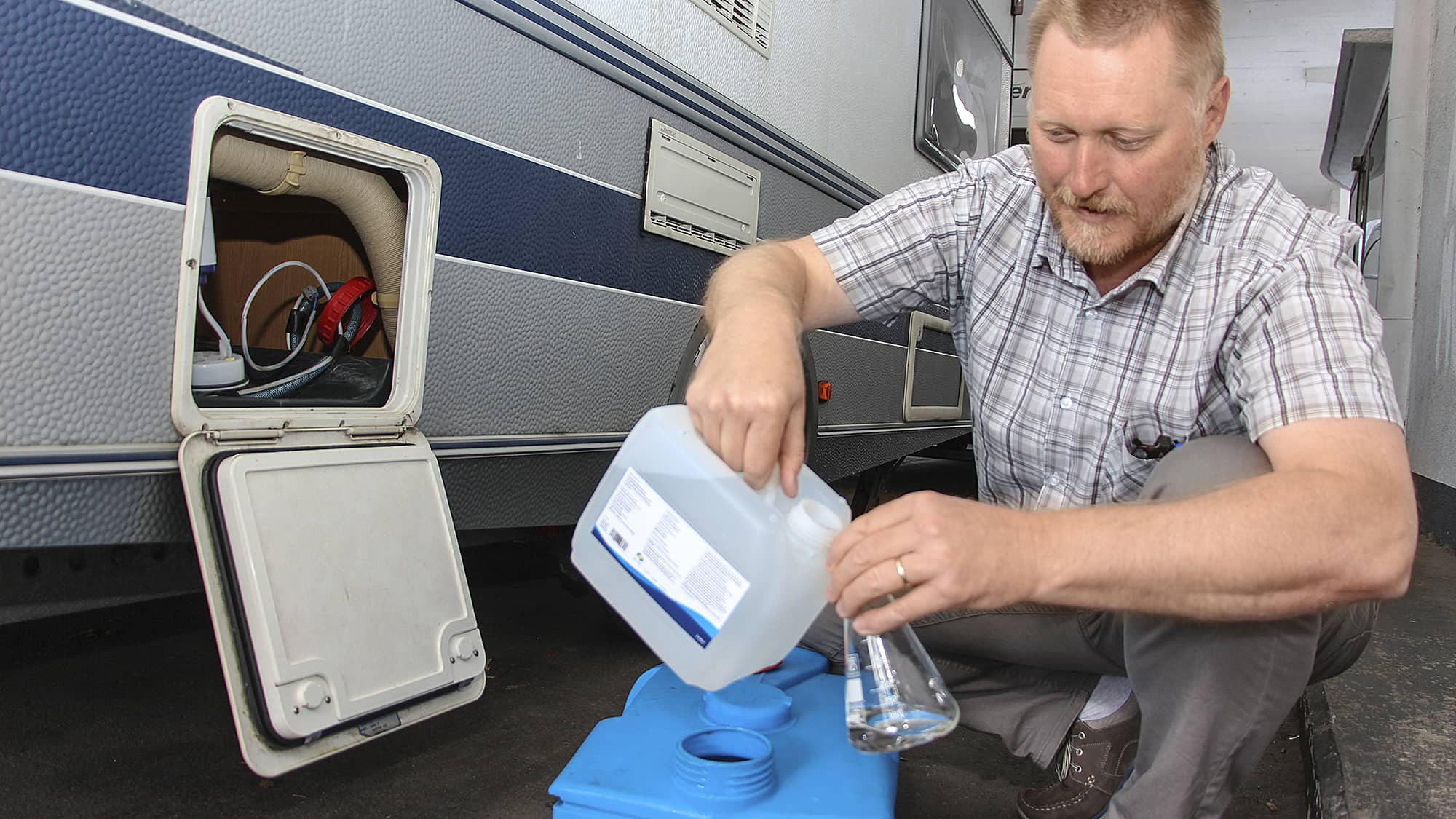 Reinigung und Pflege des Wohnwagen-Wassertanks