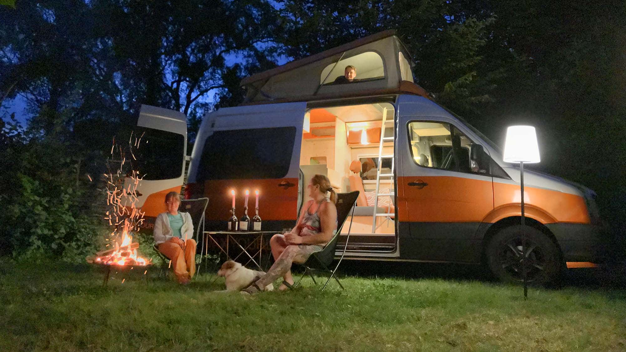 Flowcamper Max (2021): Campingbus mit Aufstelldach