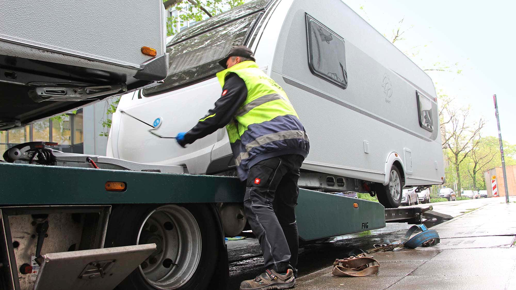 Wohnmobil Aufbautr Sichern