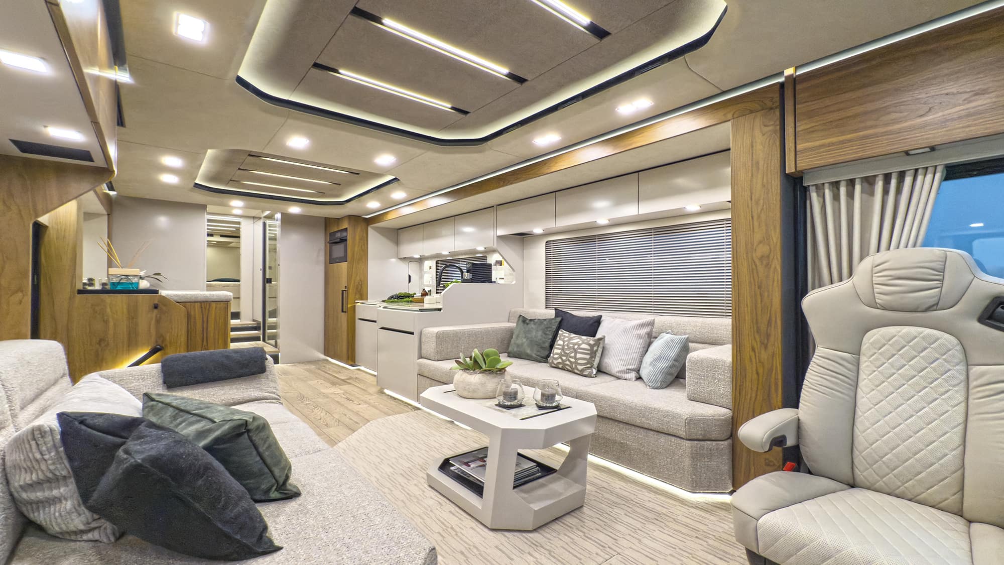 Vario Mobil Perfect Assoluto (2026): Mega-Luxusliner mit 4 Slide-Outs