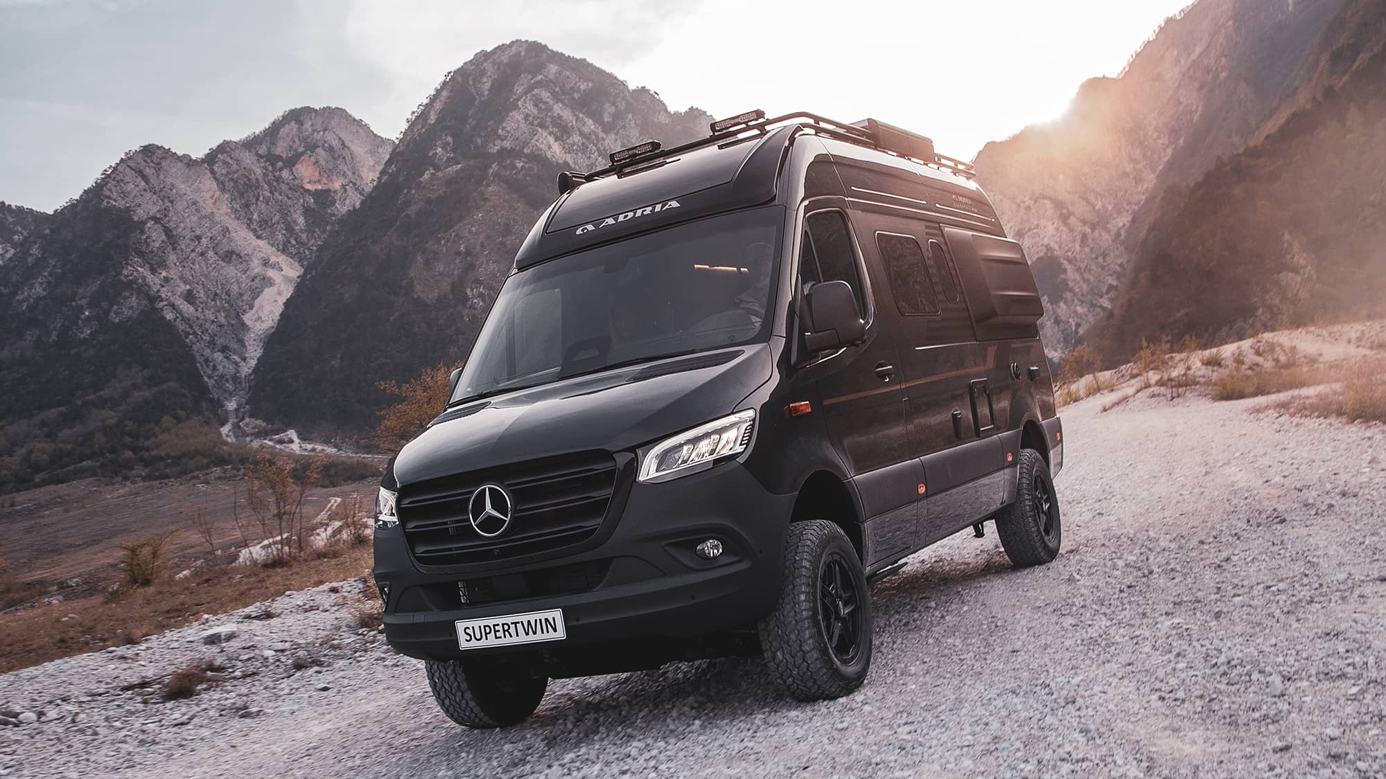 ADRIA SUPERTWIN 4x4 Campervan mit Allrad und Mercedes-Power