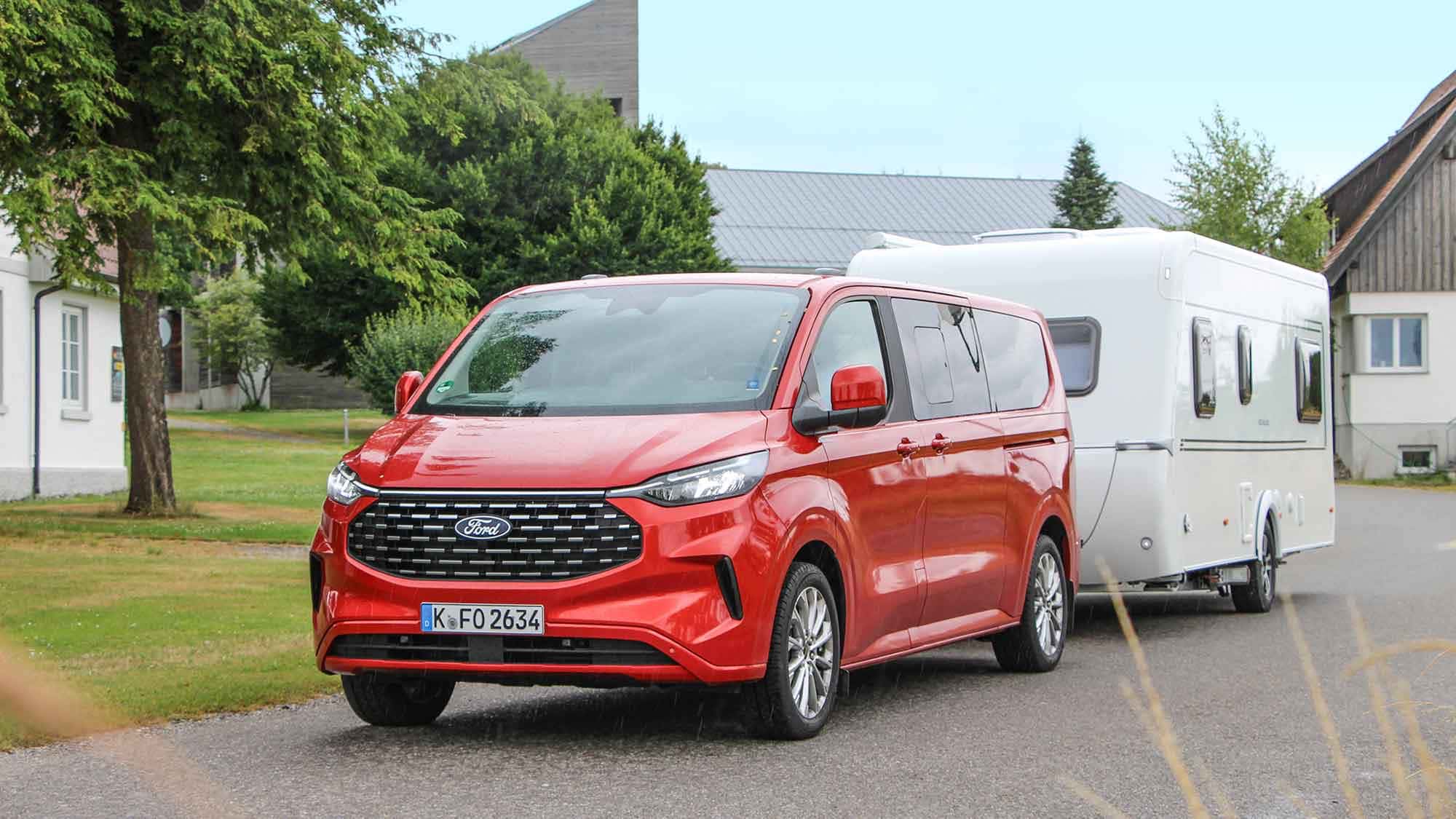 Stilvolle Ford Tourneo Anhangelast Bild