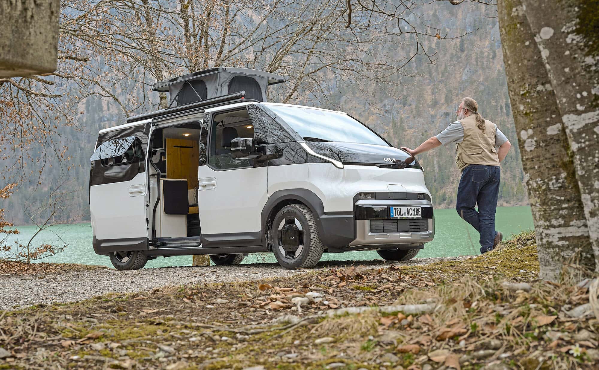 Elektrisches Mini-Wohnmobil mit cleverem Ausbau: neuer Alpincamper auf ...